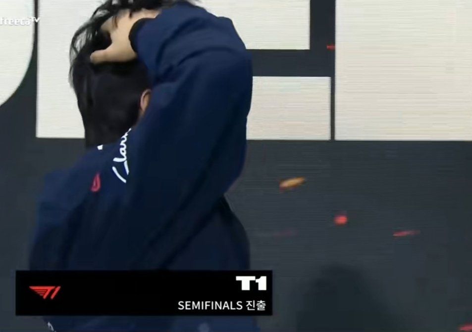 [国际赛事]赛后tarzan双手抱头，他在想什么？ NGA玩家社区