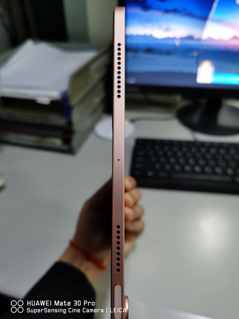出一个2022年3月份苹果线下门面店买的Ipad air4 64G的，外观全新，无任何磕碰充电次数54电池99，买来基本没用，箱说 发票都在，送一个保护壳，明盘2500，限福州自提 NGA玩家社区