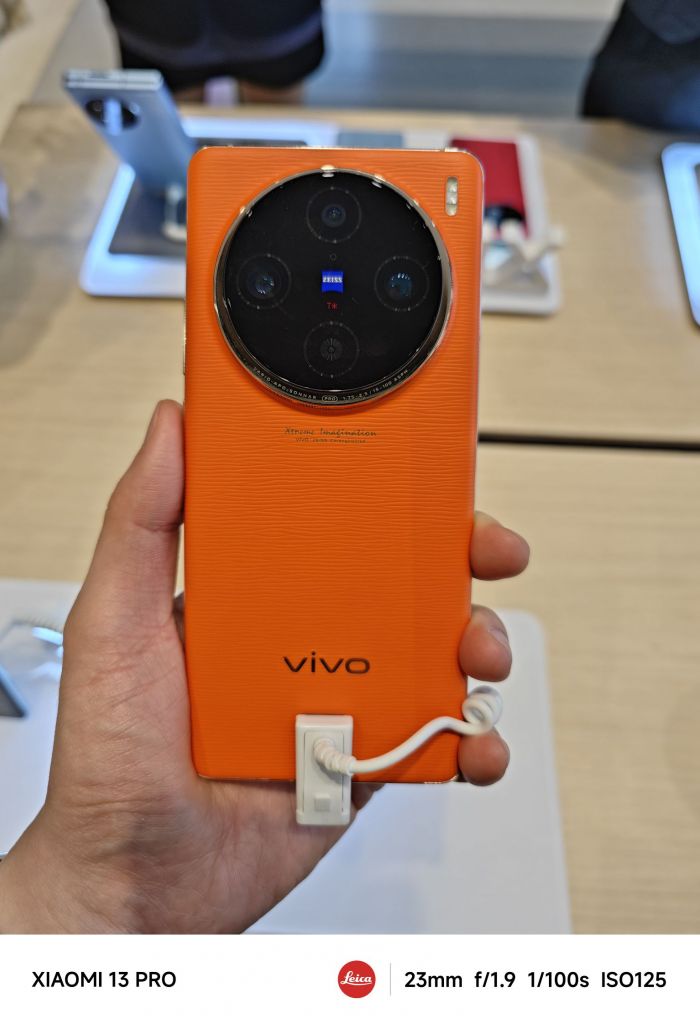 这x100 还没发布呢，店里就摆上了 NGA玩家社区