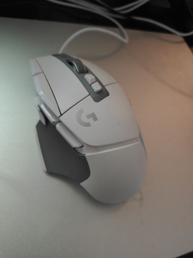 想着玩FPS好瞄准买了g502，结果那个瞄准键基本没用过 NGA玩家社区