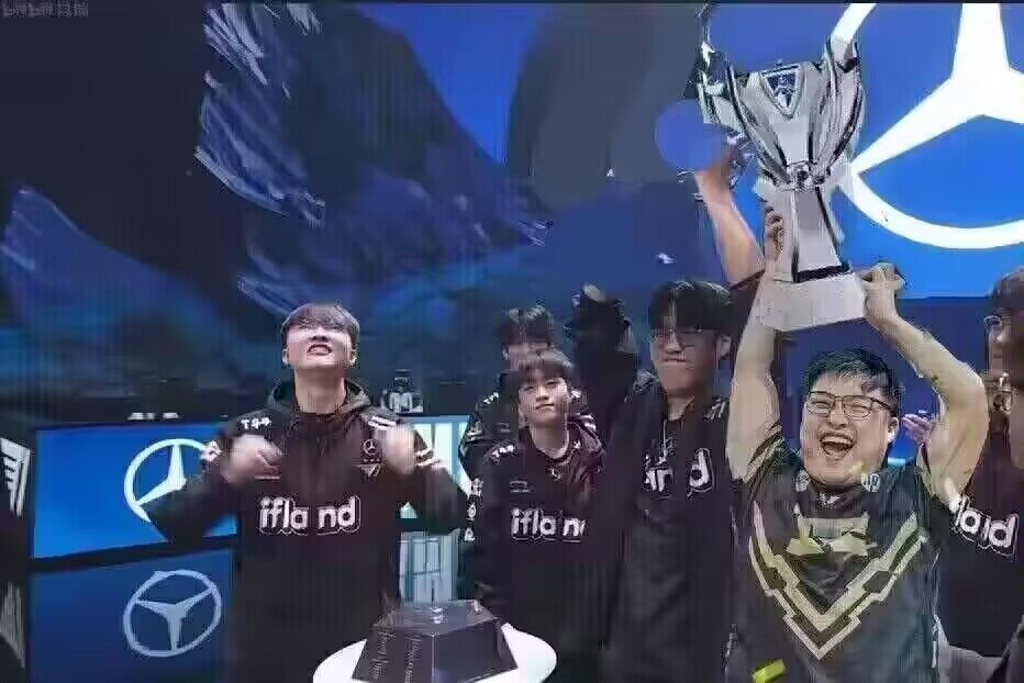 [国际赛事]所以说每年的保留节目呢？UZI捧杯图 NGA玩家社区