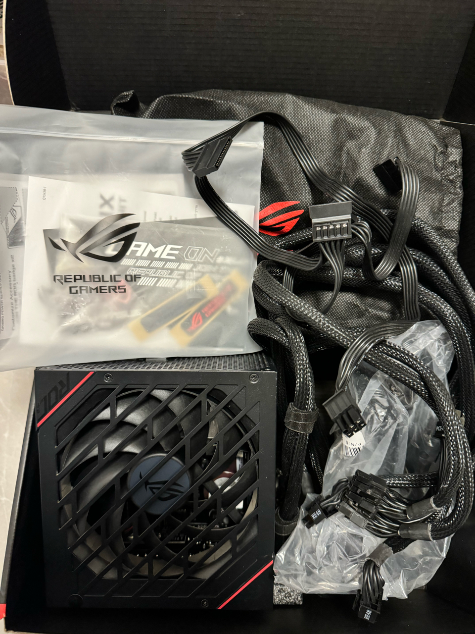 ROG雷鹰750W成色新 箱说全包邮 178