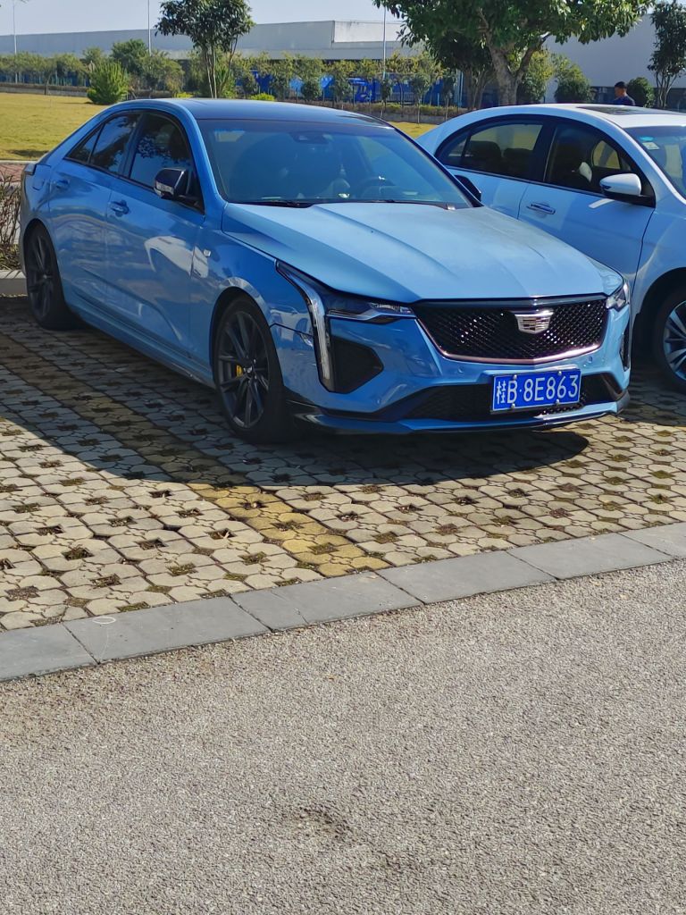 单位停车场看到的，这辆CT4真帅啊 NGA玩家社区