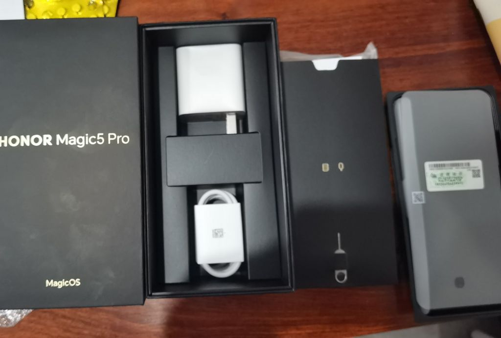 出荣耀magic5pro 亮黑色，12+512 NGA玩家社区