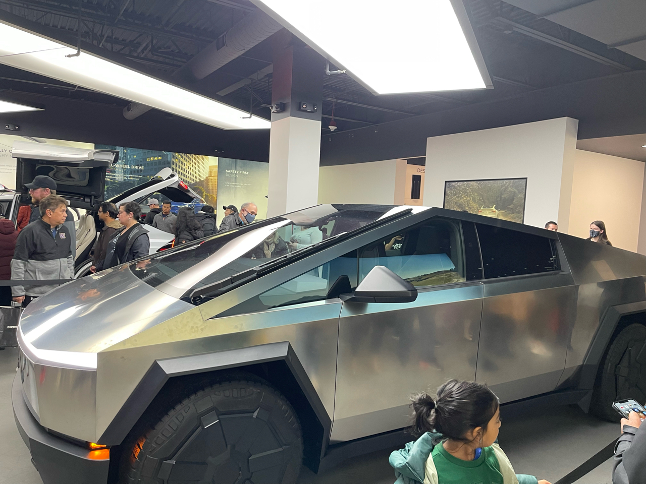 发几张cybertruck的实拍 NGA玩家社区