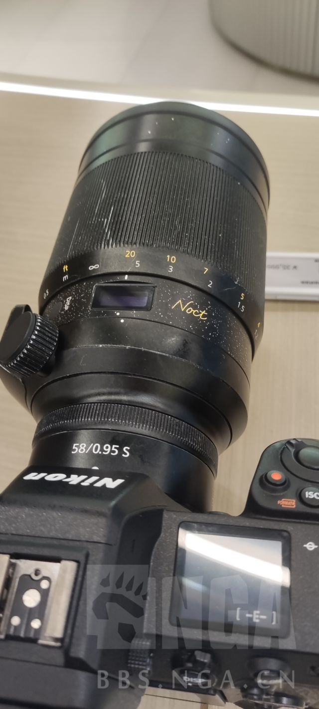 今天我也去正佳摸了一下索尼跟尼康 178