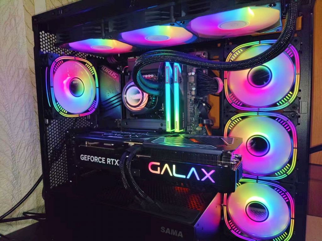 黑将的4070ti带了 一根5V3针的线 支持灯光同步，不枉我挑了半天黑色显卡。 NGA玩家社区