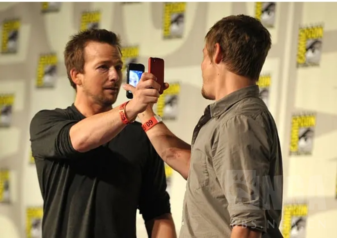 今天看电影。。。发现点子哥原来1999年就开始拍电影了。。 178