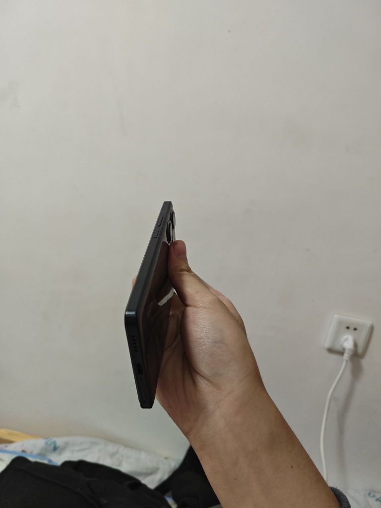 出一个手机 红米note12tu 16+1tb 178