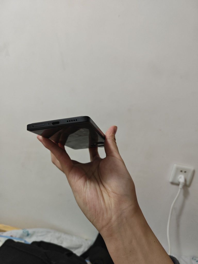 出一个手机 红米note12tu 16+1tb 178