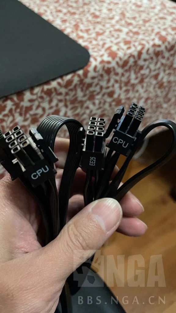 各位彦祖晚上好，电源8pin插口能插在主板(老主板)4pin上吗 NGA玩家社区