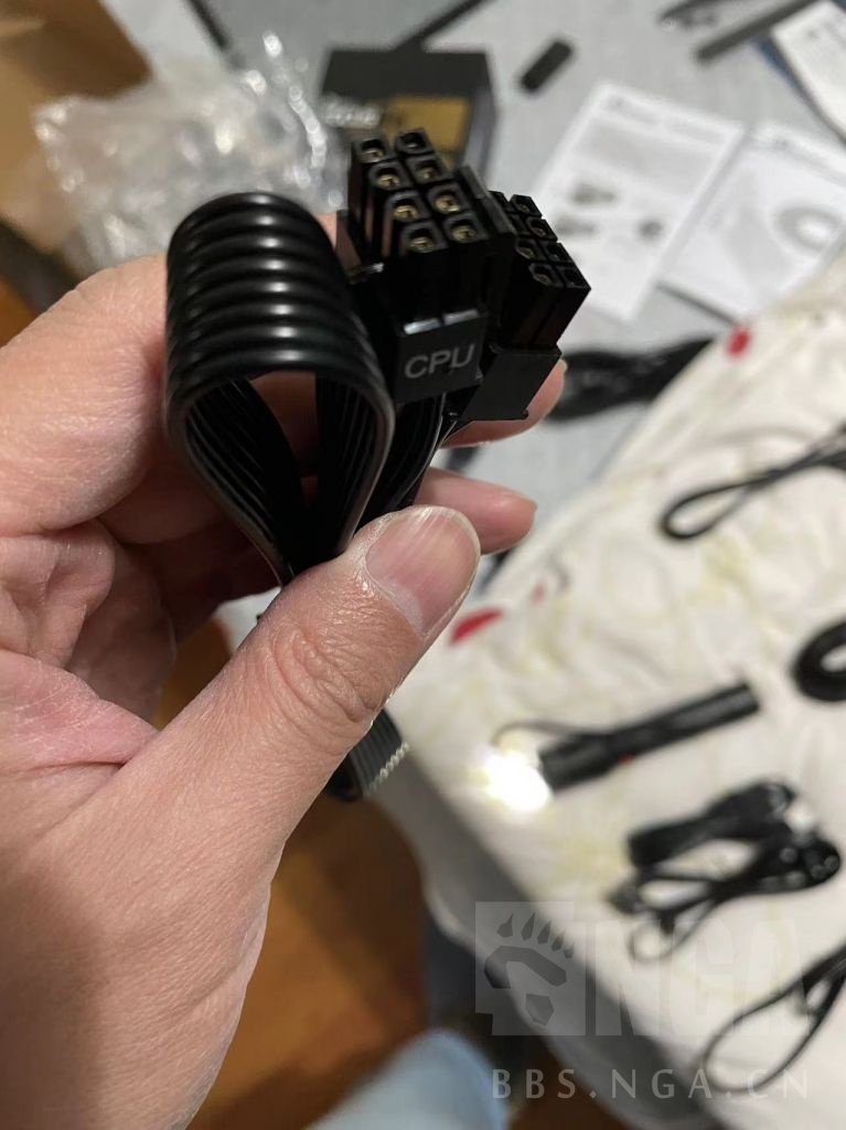 各位彦祖晚上好，电源8pin插口能插在主板(老主板)4pin上吗 NGA玩家社区