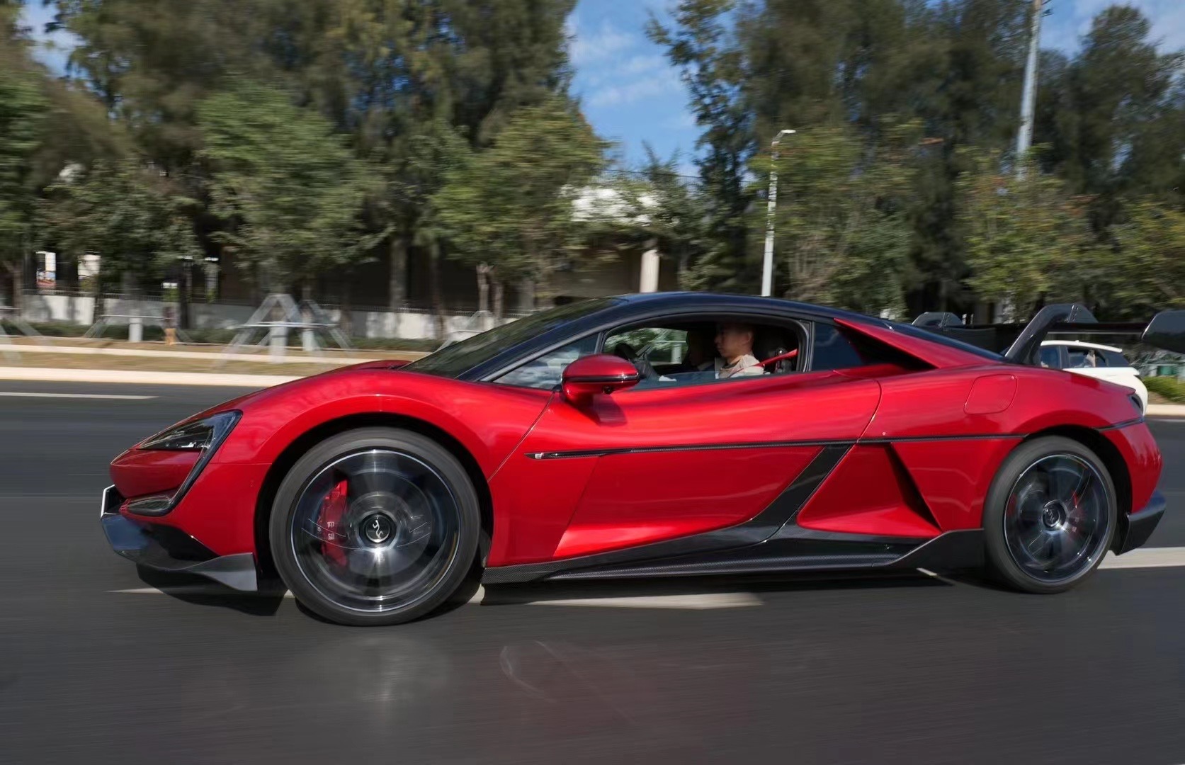 仰望u9好像偷偷开启盲定了，定金10w 178