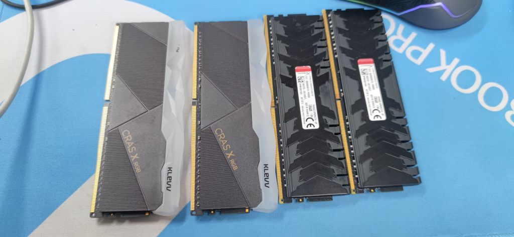 台式机内存条DDR4 16G*2 178