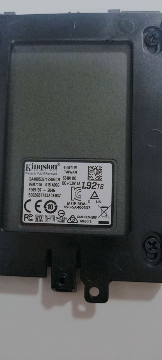 出两个itx机箱套装还有一些配件 178