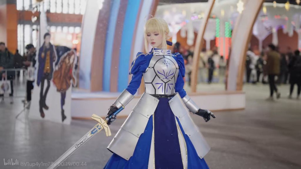 今天在B站看到这位COS的呆毛王好像啊。 NGA玩家社区