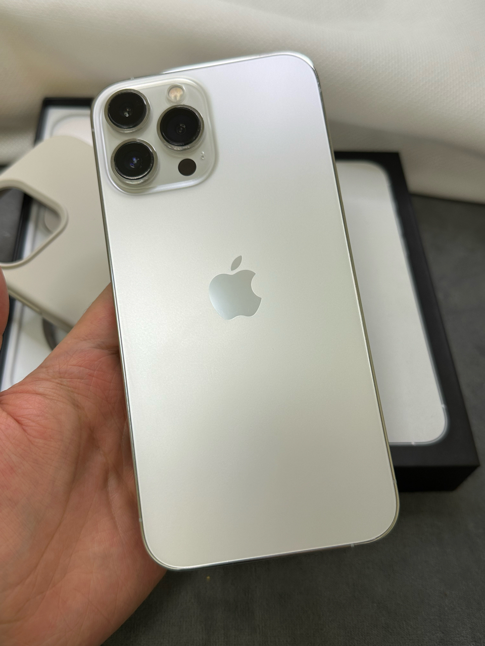 出个苹果13promax国行256白色 178