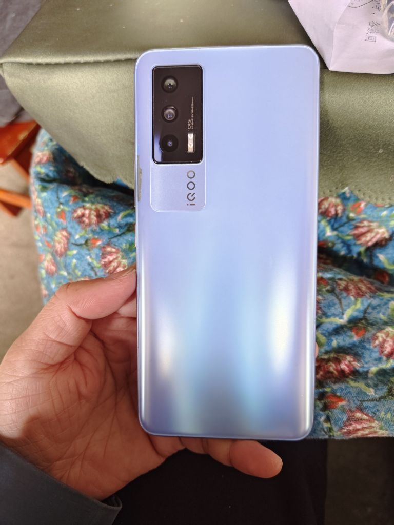 出个IQOO NEO5 12+256G 178