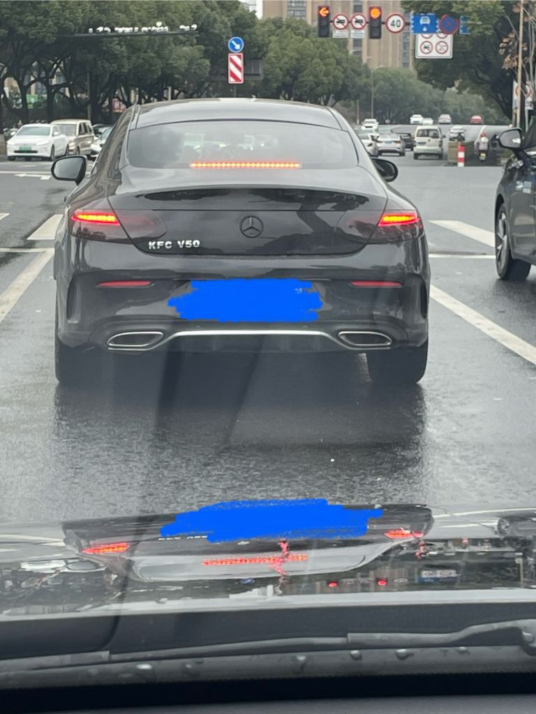 有照片……奔驰有一款叫肯德基V50的双门轿跑吗？刚刚路上看到的 NGA玩家社区