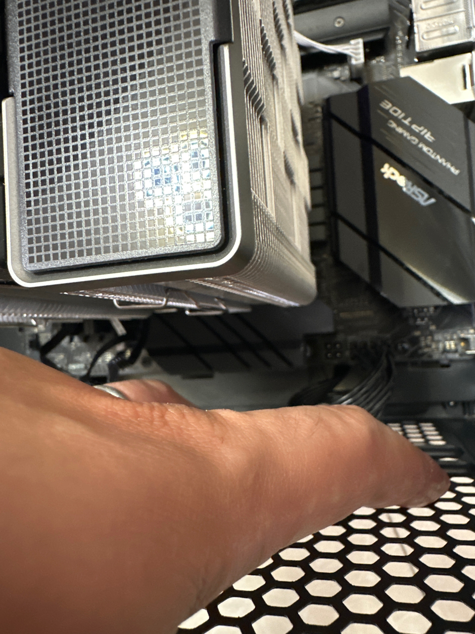 11月1日无更新，u2没有发起进攻，9800x3d开放预订，售价幽默，首发谨慎 NGA玩家社区