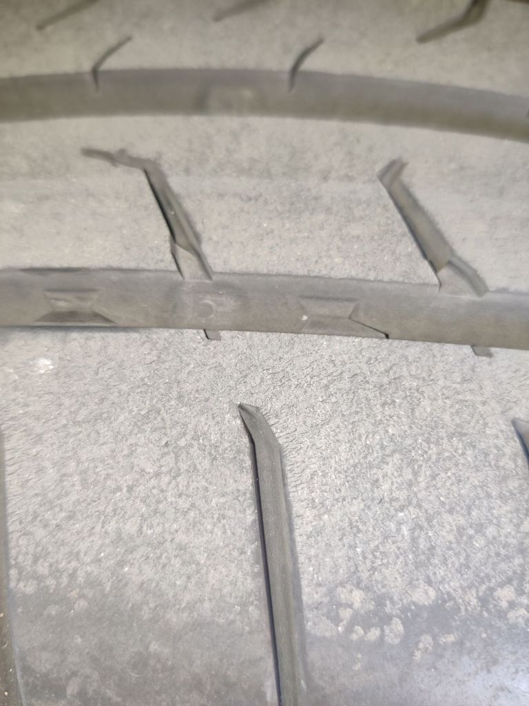 WE86的001里程3W6是要换轮胎了吗 178