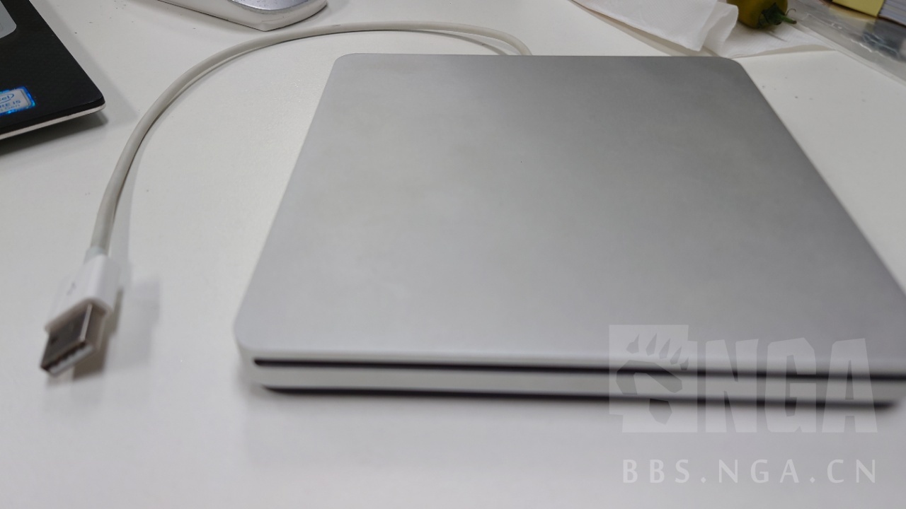 [求助] 光盘放进苹果全能光驱(usb superdrive)里取不出来了，是只能送到售后了吗~ 178