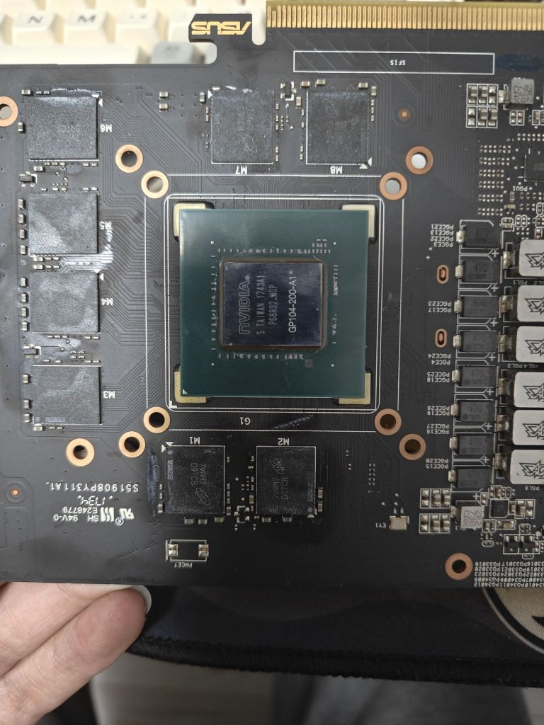 出华硕1070 NGA玩家社区