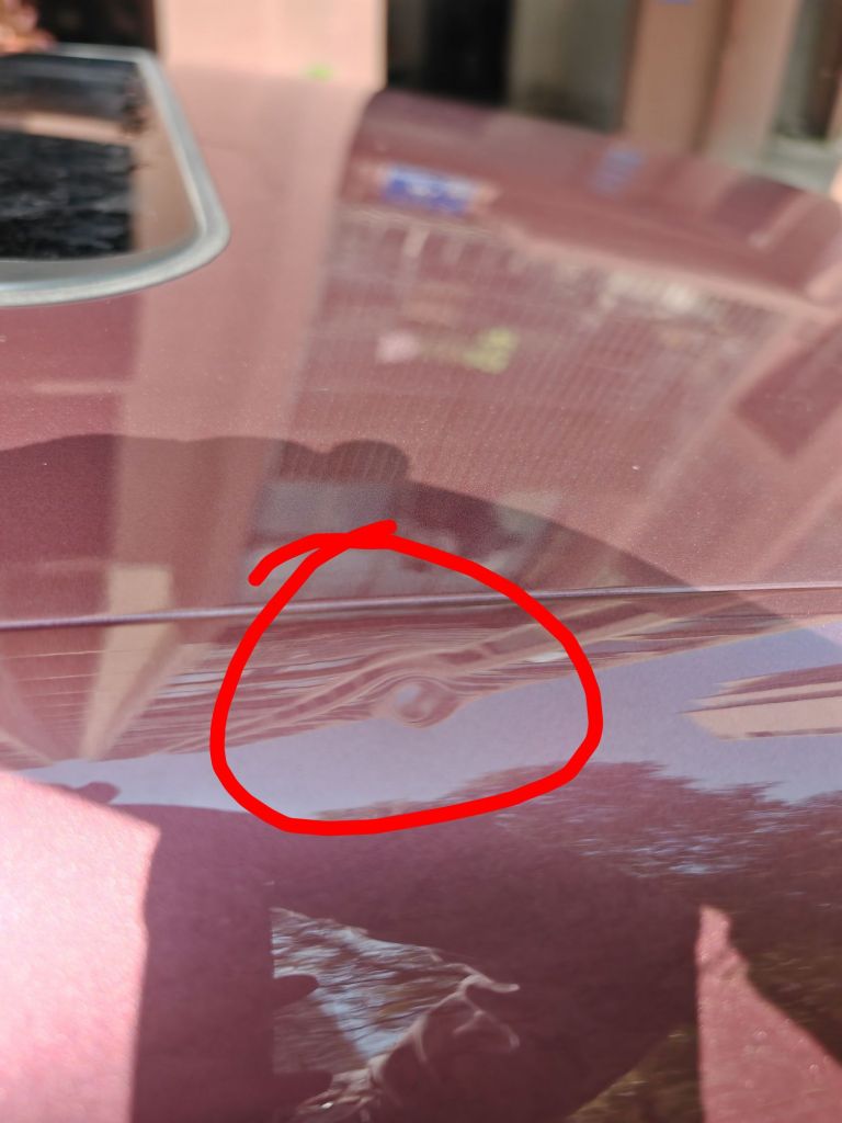 刚买两周才发现车顶有个小坑，这个正常吗，比亚迪海豹dmi NGA玩家社区