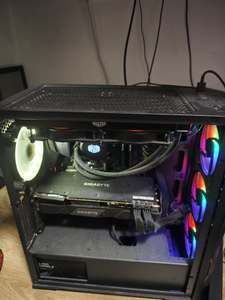 现在是240水冷，想换360水冷的话，是不是也要换支持360的机箱才行 178