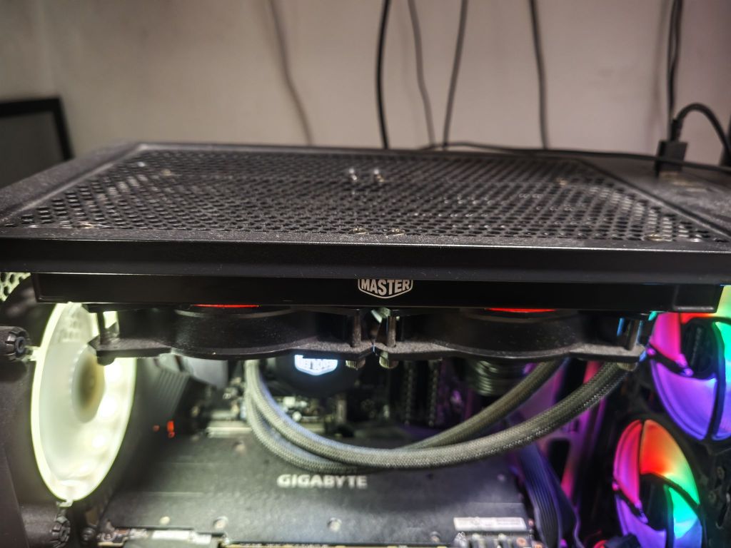 现在是240水冷，想换360水冷的话，是不是也要换支持360的机箱才行 178