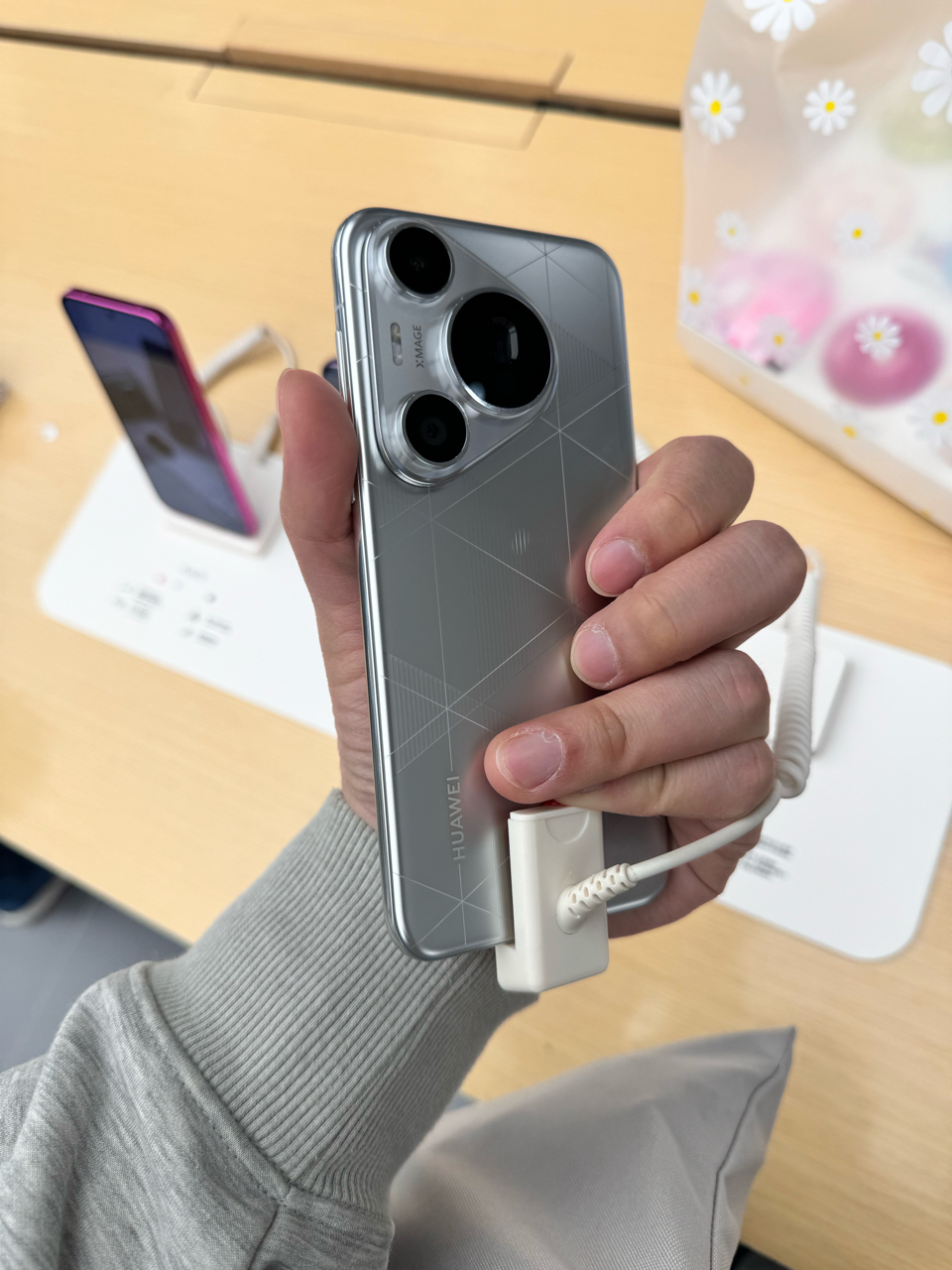 被70PRO+的这个光织银惊艳到了 NGA玩家社区