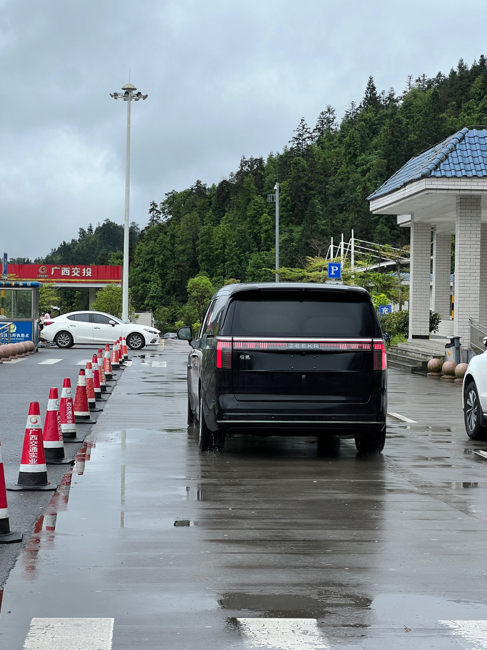 昨天在服务区见到台崭新的009光辉 NGA玩家社区