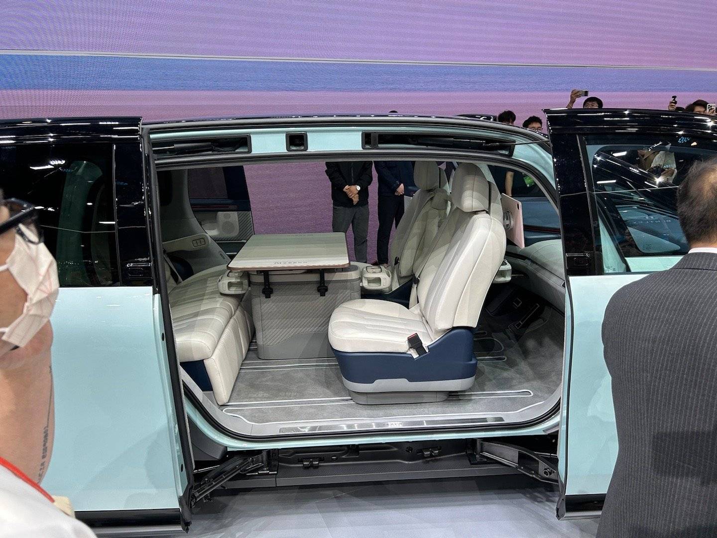 等等，我以为极氪那个宝宝巴士是个MPV，没想到是个SUV？ NGA玩家社区