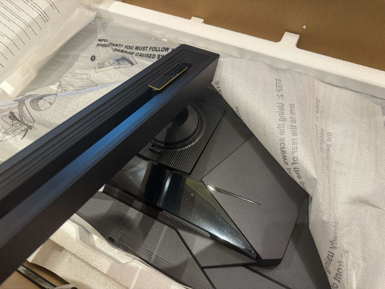 首款满血DP2.1显示器FO32U2P开箱，可能是全球第一个到手的？ NGA玩家社区