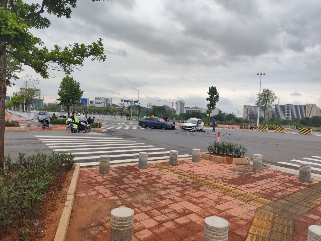 上班路过看到小米su7事故 NGA玩家社区