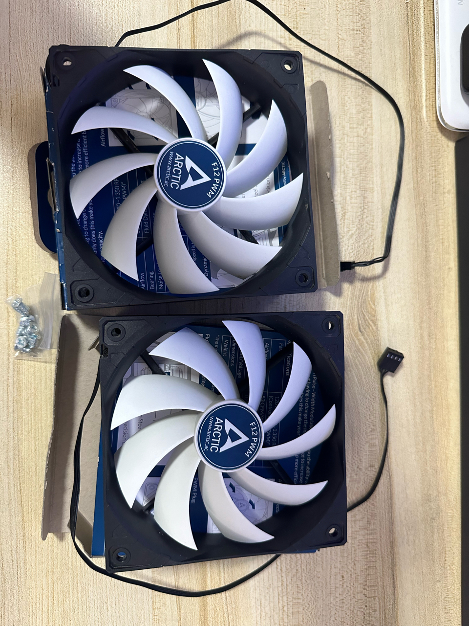 35出2把Arctic f12 pwm，包非偏远邮费 NGA玩家社区