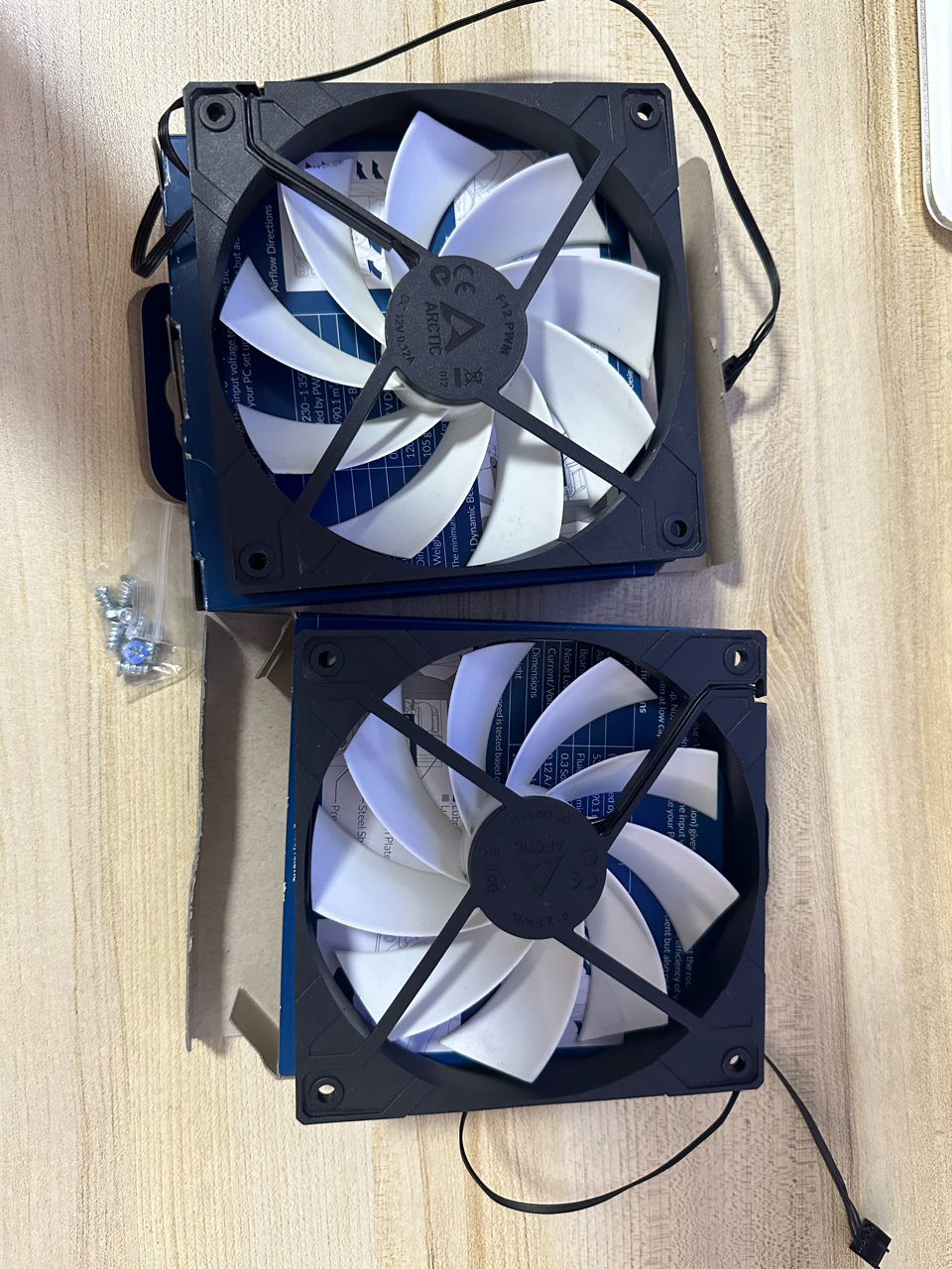 35出2把Arctic f12 pwm，包非偏远邮费 NGA玩家社区