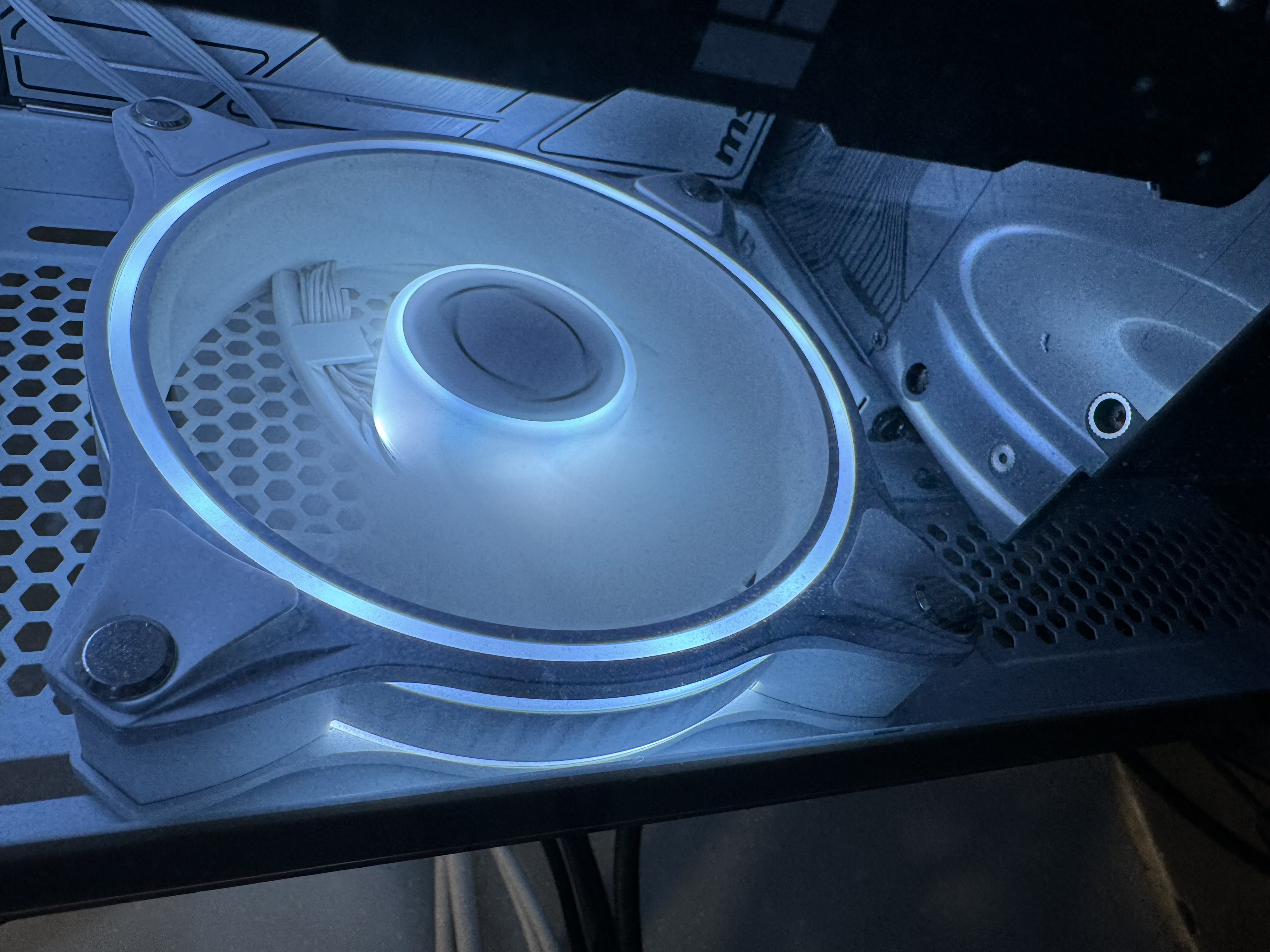 水平风道机箱的静音向廉价12cm无光黑色风扇组合推荐(附自攻螺丝替代品推荐) NGA玩家社区