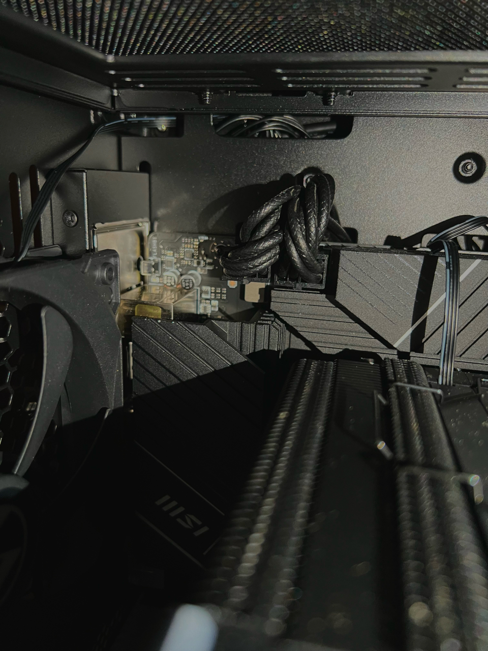 联力216R设计就不考虑正插板用户体验吗 NGA玩家社区