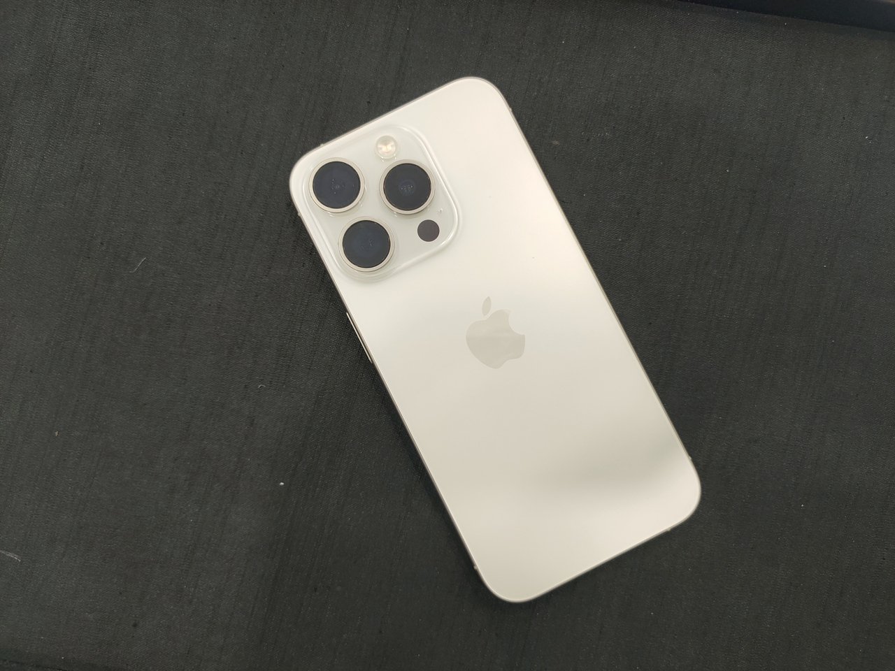 15pro 256白色，6500元。激活20多天 充电25次，没有盒子 NGA玩家社区