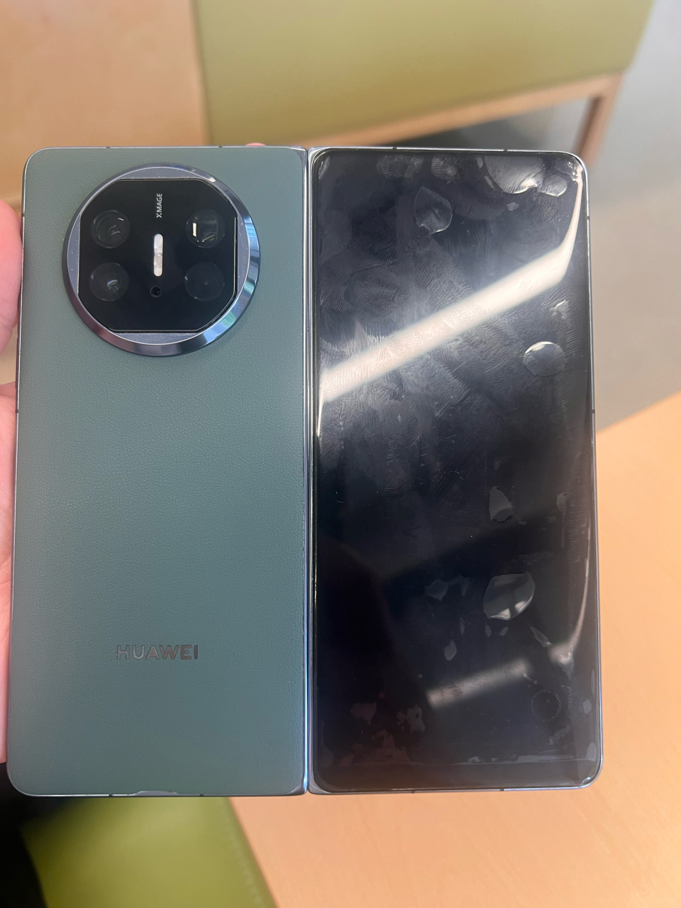 出一台mate X5 12+512 带care到10.11 9999元，一台12 128白色 电池76 1600元。 NGA玩家社区