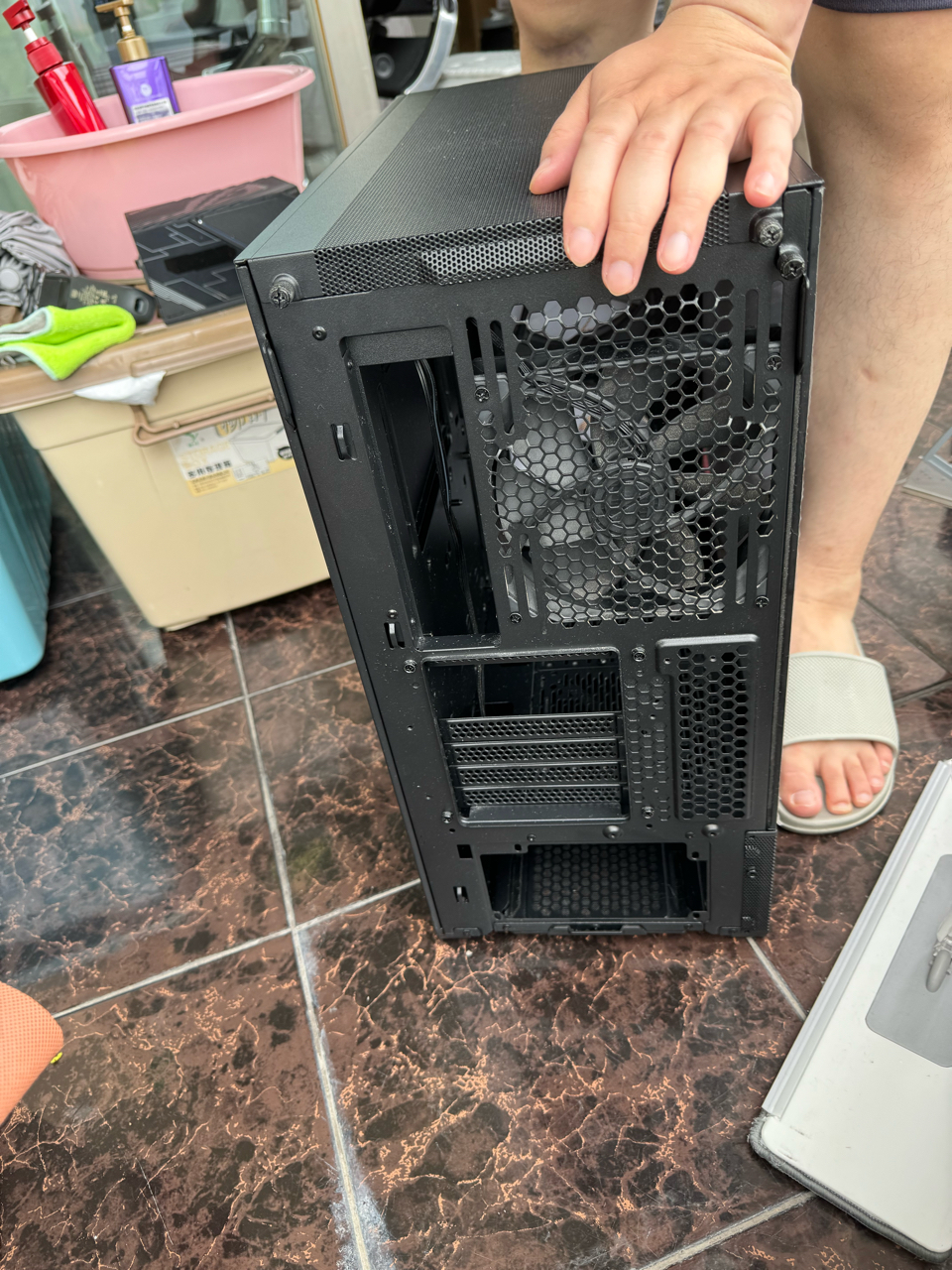 出联力216黑色机箱 NGA玩家社区