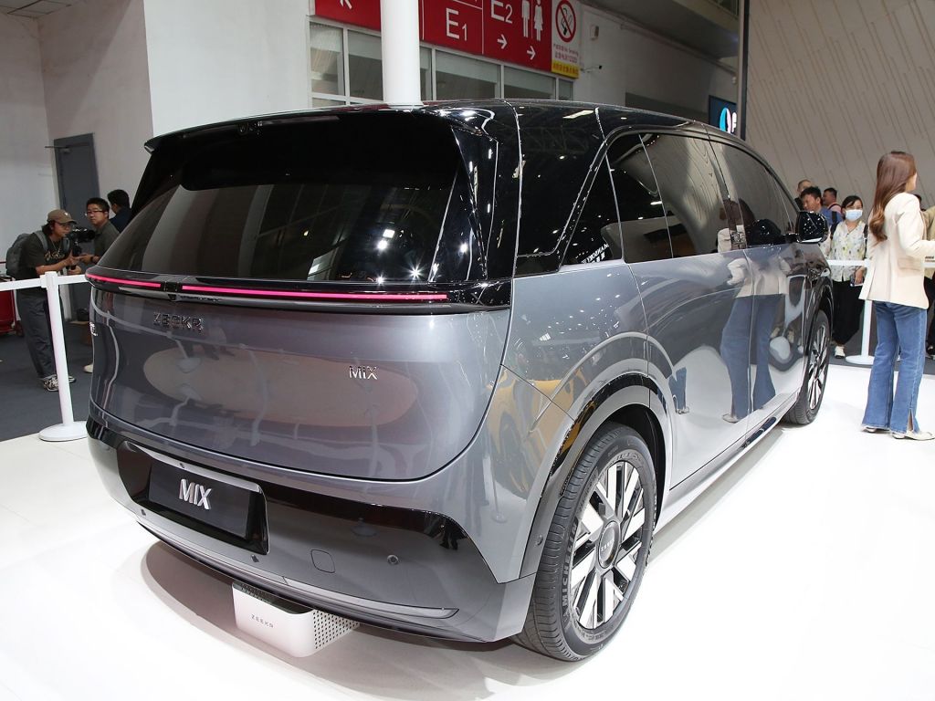 极氪早上突然发通稿曝光中大型suv NGA玩家社区