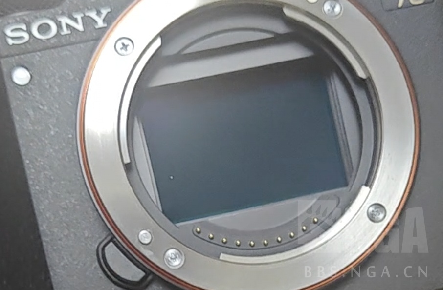 不懂就问，新机 CMOS 有一粒灰正常吗 NGA玩家社区