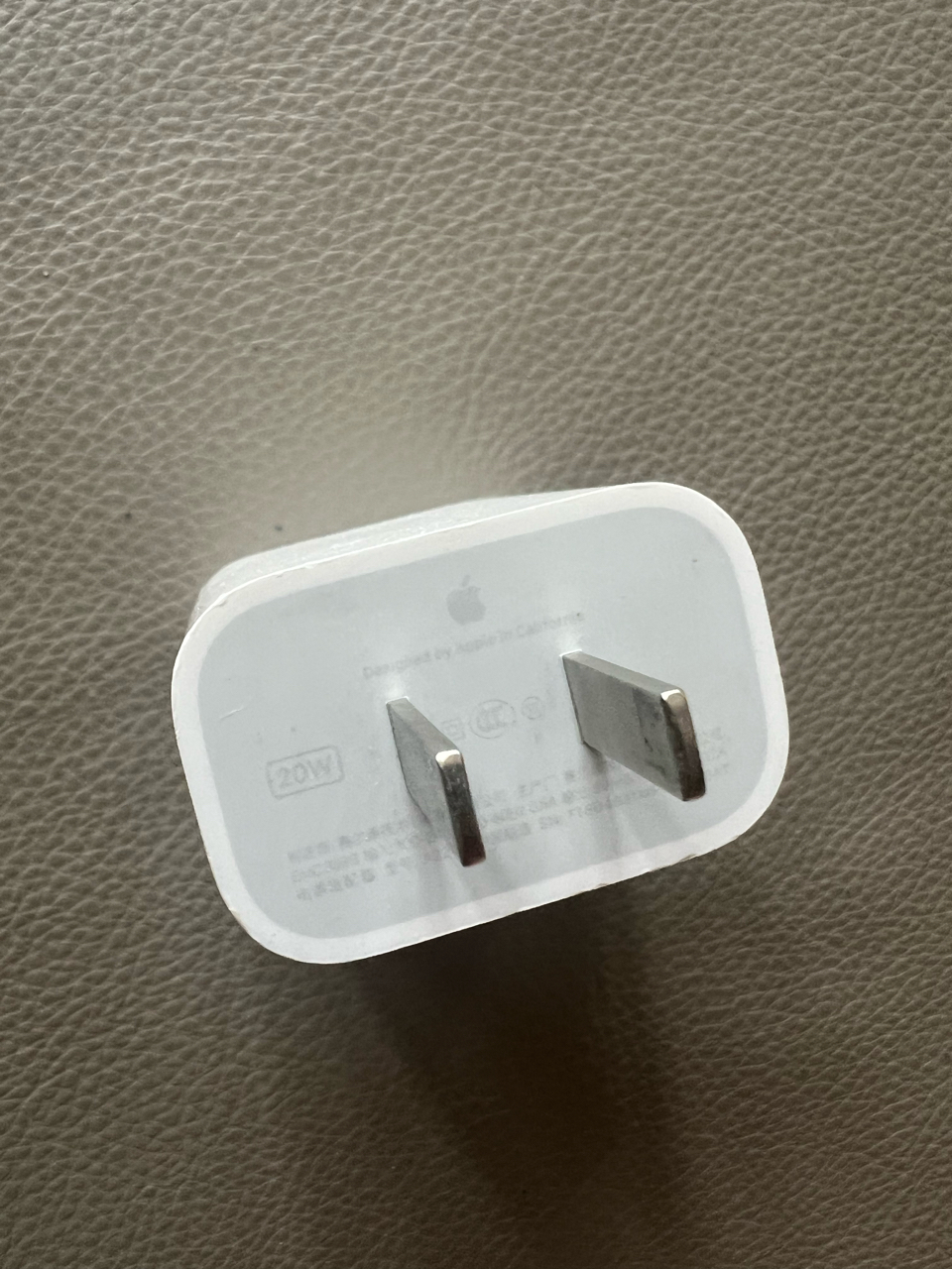 卖个苹果原装 20w 充电头和 2 条 c-l 原装线，还有个安克 30w 套装 NGA玩家社区