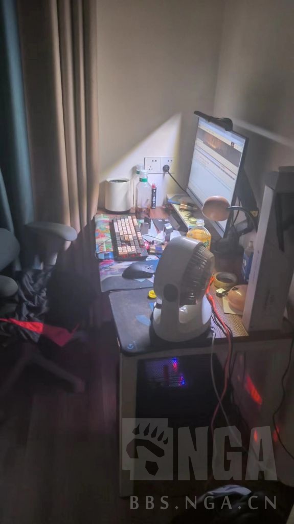 买了个雷神L1屏幕挂灯 有点好奇老哥们的挂灯效果 NGA玩家社区