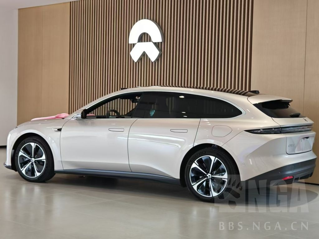 [车版专栏-提车作业] 家里买入的第三辆蔚来，老婆的et5t金色 NGA玩家社区