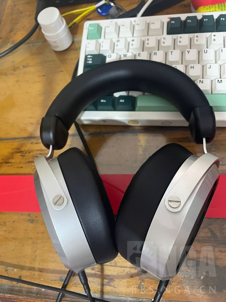 出个头戴he400se，耳机风评很好 178