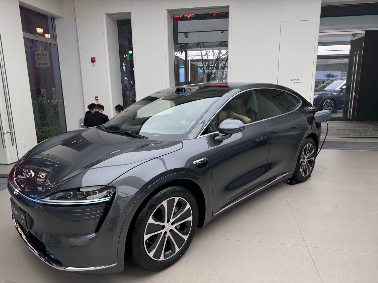 对比下极氪7x的配置单，好像智界R7的定价也没有很离谱？ NGA玩家社区