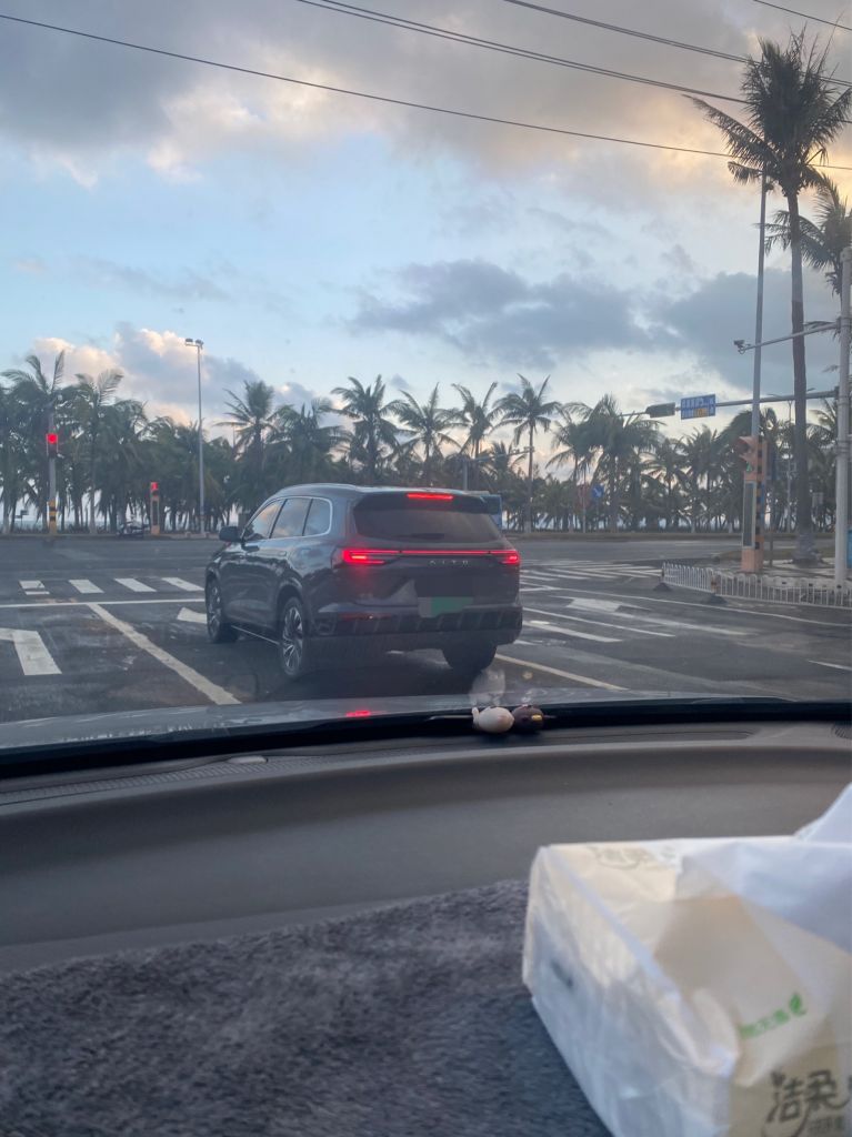 这某届m7的车档次看起来怎么那么低 178